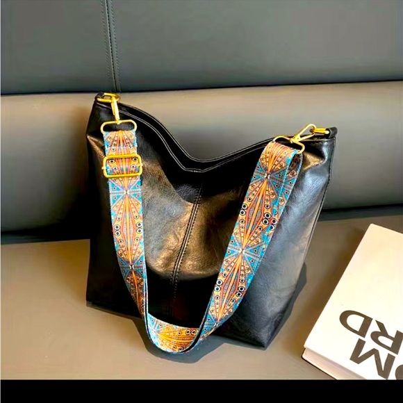 Moda | Bags | Black Leather Hobo Crossbody Purse New | Poshmark
